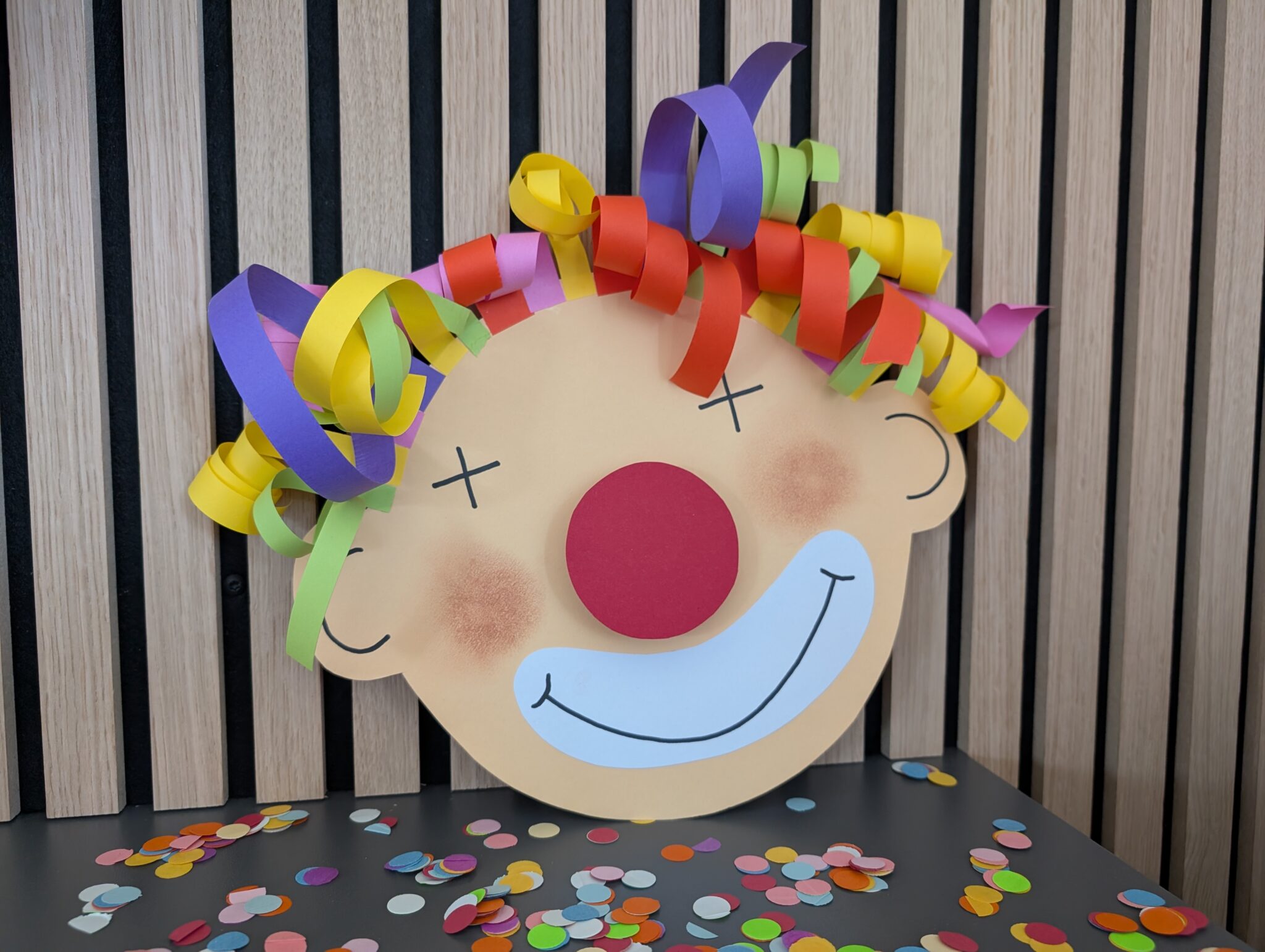 Clown aus Papier basteln - Kinderspiele-Welt.de